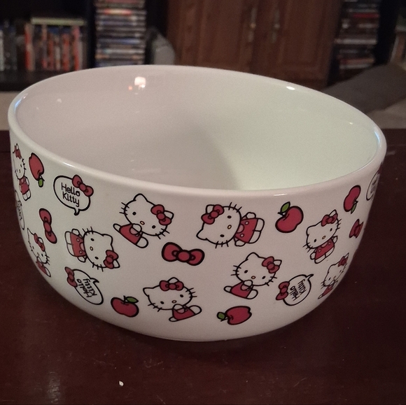 Hello Kitty | Kitchen | Oversized Hello Kitty Collectible Bowl | Poshmark